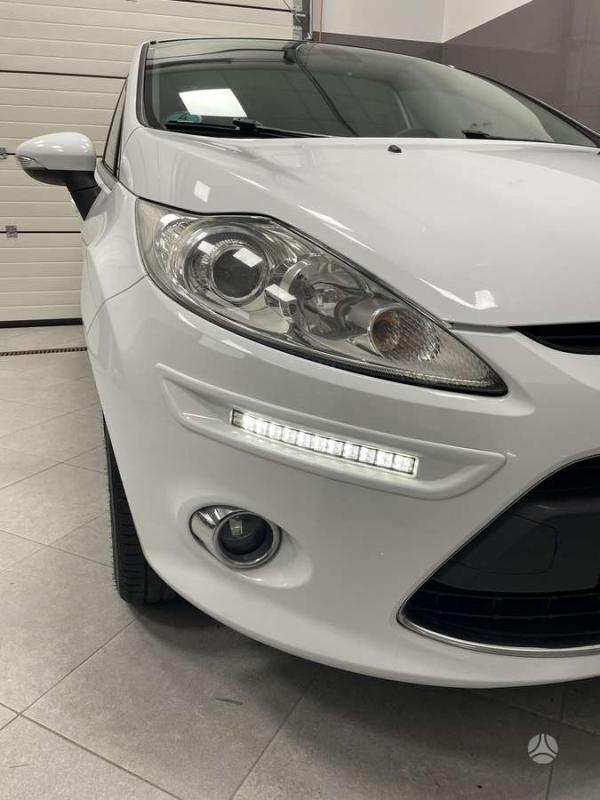 White Ford Fiesta 2011 in Marijampole, with an engine capacity of 1.40 L and mileage of 191 thousand km for 3750 €, photo 5 on AUTOMOTO.COM.LV