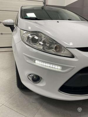 Balts Ford Fiesta 2011 Marijampole, ar dzinēja tilpumu 1.40 L un nobraukumu 191 tūkst. km par 3750 €, foto 6 vietnē AUTOMOTO.COM.LV