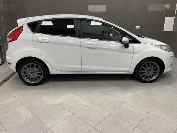 White Ford Fiesta 2011 in Marijampole, with an engine capacity of 1.40 L and mileage of 191 thousand km for 3750 €, photo 6 on AUTOMOTO.COM.LV