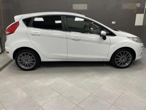 Balts Ford Fiesta 2011 Marijampole, ar dzinēja tilpumu 1.40 L un nobraukumu 191 tūkst. km par 3750 €, foto 7 vietnē AUTOMOTO.COM.LV