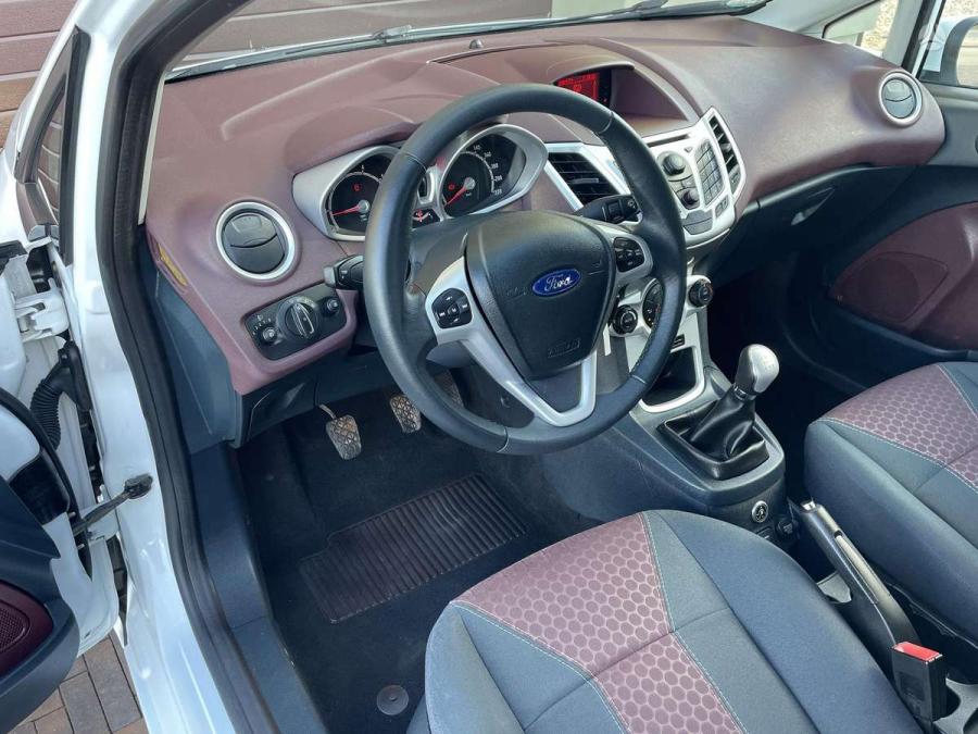 Balts Ford Fiesta 2011 Marijampole, ar dzinēja tilpumu 1.40 L un nobraukumu 191 tūkst. km par 3750 €, foto 13 vietnē AUTOMOTO.COM.LV