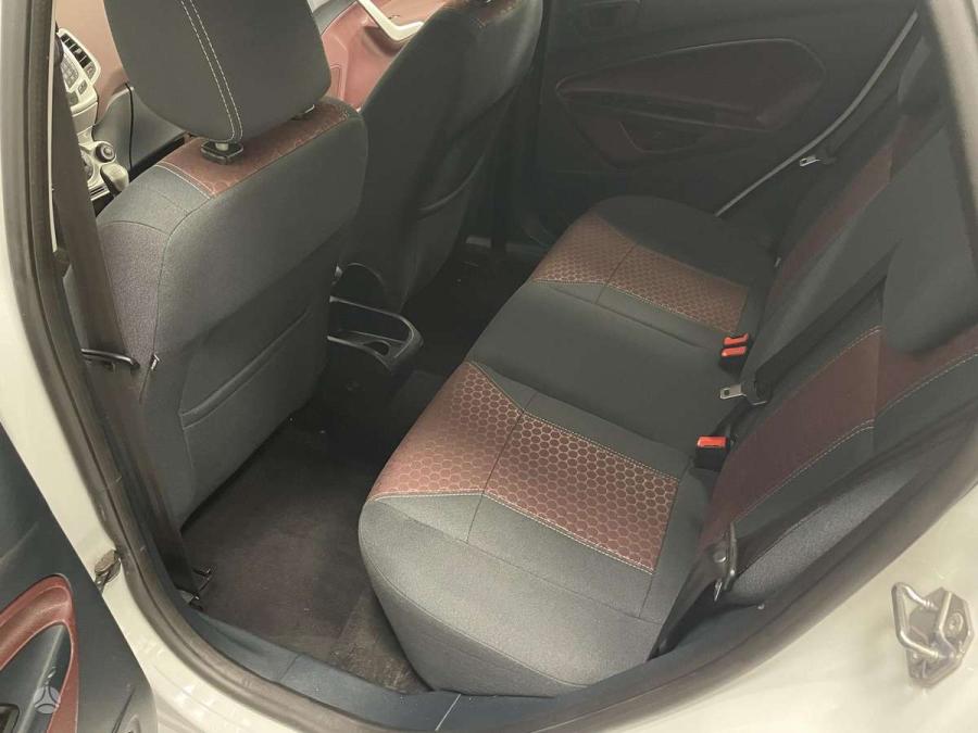 Balts Ford Fiesta 2011 Marijampole, ar dzinēja tilpumu 1.40 L un nobraukumu 191 tūkst. km par 3750 €, foto 15 vietnē AUTOMOTO.COM.LV
