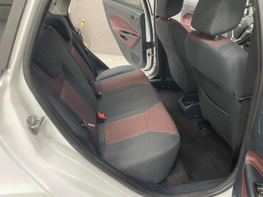 Balts Ford Fiesta 2011 Marijampole, ar dzinēja tilpumu 1.40 L un nobraukumu 191 tūkst. km par 3750 €, foto 18 vietnē AUTOMOTO.COM.LV