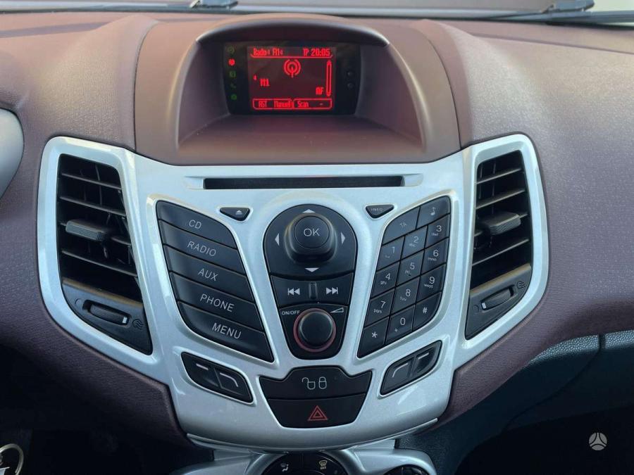 Balts Ford Fiesta 2011 Marijampole, ar dzinēja tilpumu 1.40 L un nobraukumu 191 tūkst. km par 3750 €, foto 24 vietnē AUTOMOTO.COM.LV