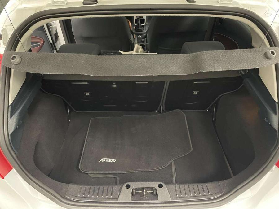Balts Ford Fiesta 2011 Marijampole, ar dzinēja tilpumu 1.40 L un nobraukumu 191 tūkst. km par 3750 €, foto 29 vietnē AUTOMOTO.COM.LV