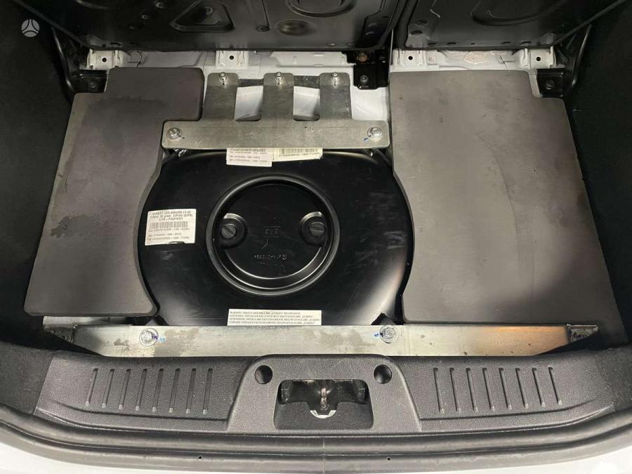 Balts Ford Fiesta 2011 Marijampole, ar dzinēja tilpumu 1.40 L un nobraukumu 191 tūkst. km par 3750 €, foto 30 vietnē AUTOMOTO.COM.LV