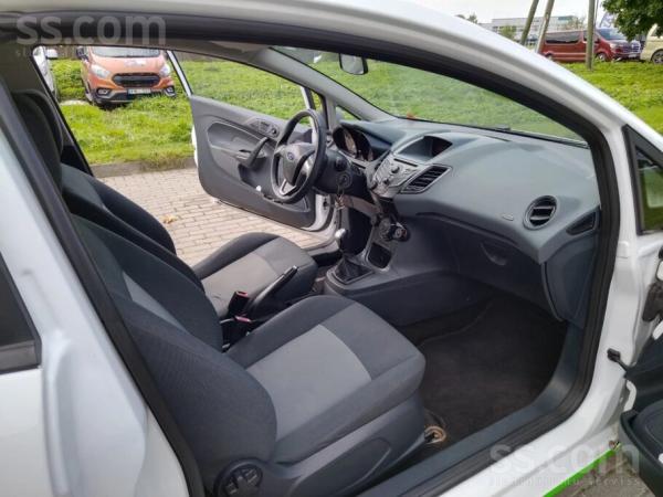 White Ford Fiesta 2011 in Riga, with an engine capacity of 1.40 L and mileage of 192 thousand km for 2700 €, photo 10 on AUTOMOTO.COM.LV