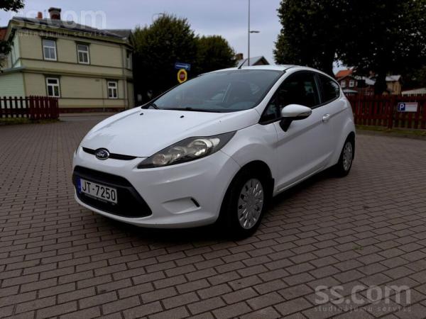 White Ford Fiesta 2011 in Liepaja, with an engine capacity of 1.20 L and mileage of 231 thousand km for 2600 €, photo 1 on AUTOMOTO.COM.LV