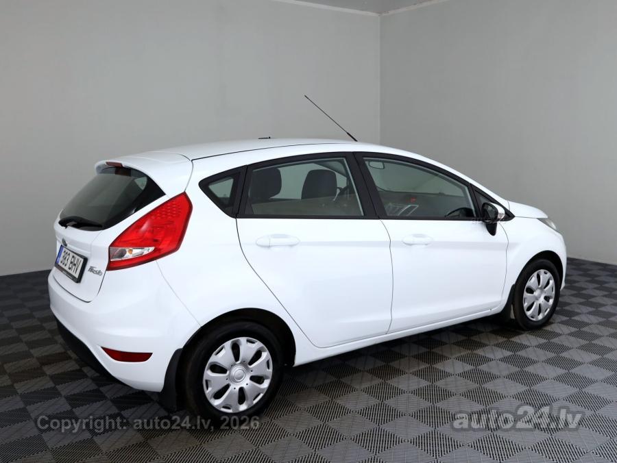 Balts Ford Fiesta 2012 Tallina, ar dzinēja tilpumu 1.20 L un nobraukumu 149 tūkst. km par 2299 €, foto 4 vietnē AUTOMOTO.COM.LV