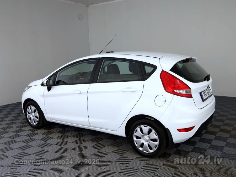 Balts Ford Fiesta 2012 Tallina, ar dzinēja tilpumu 1.20 L un nobraukumu 149 tūkst. km par 2299 €, foto 5 vietnē AUTOMOTO.COM.LV