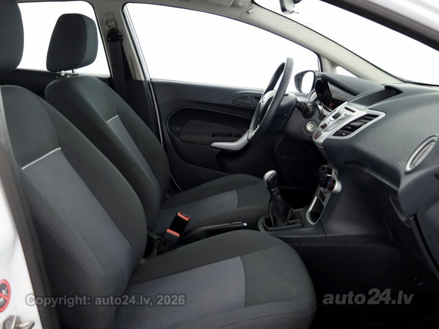 Balts Ford Fiesta 2012 Tallina, ar dzinēja tilpumu 1.20 L un nobraukumu 149 tūkst. km par 2299 €, foto 7 vietnē AUTOMOTO.COM.LV