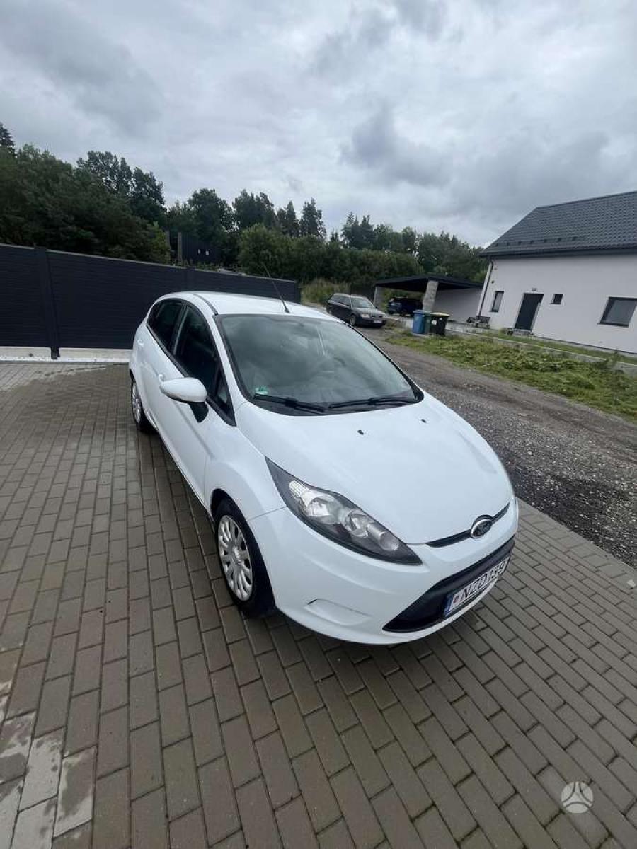 Balts Ford Fiesta 2012 Viļņa, ar dzinēja tilpumu 1.40 L un nobraukumu 302 tūkst. km par 2900 €, foto 1 vietnē AUTOMOTO.COM.LV