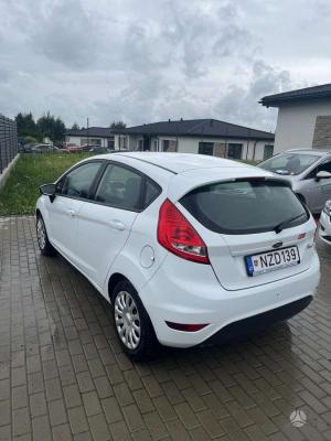 Balts Ford Fiesta 2012 Viļņa, ar dzinēja tilpumu 1.40 L un nobraukumu 302 tūkst. km par 2900 €, foto 5 vietnē AUTOMOTO.COM.LV