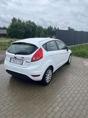 Balts Ford Fiesta 2012 Viļņa, ar dzinēja tilpumu 1.40 L un nobraukumu 302 tūkst. km par 2900 €, foto 6 vietnē AUTOMOTO.COM.LV