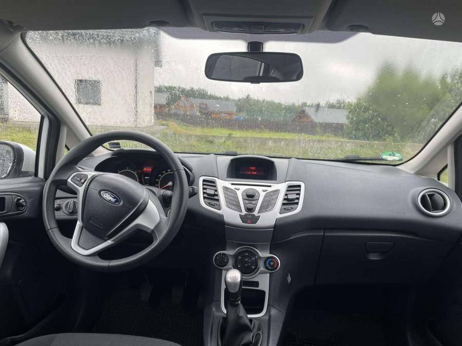 Balts Ford Fiesta 2012 Viļņa, ar dzinēja tilpumu 1.40 L un nobraukumu 302 tūkst. km par 2900 €, foto 10 vietnē AUTOMOTO.COM.LV