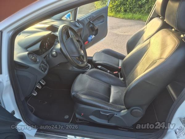 White Ford Fiesta 2012 in Tartu, with an engine capacity of 1.60 L and mileage of 150 thousand km for 5990 €, photo 6 on AUTOMOTO.COM.LV