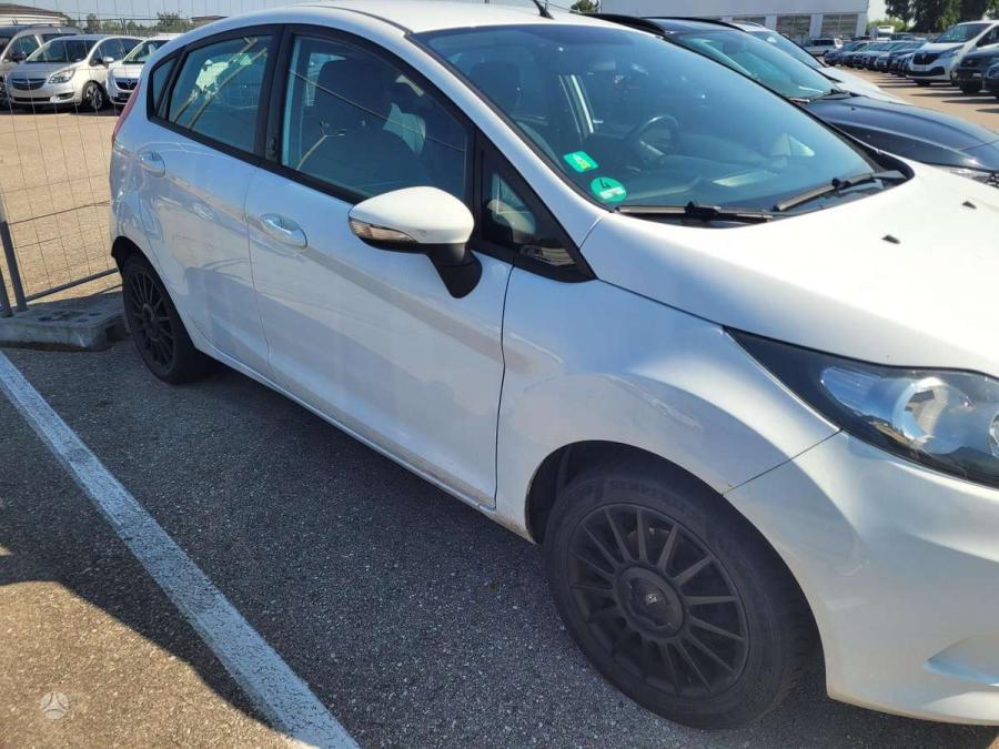 White Ford Fiesta 2012 in Marijampole, with an engine capacity of 1.24 L and mileage of 248 thousand km for 1550 €, photo 4 on AUTOMOTO.COM.LV