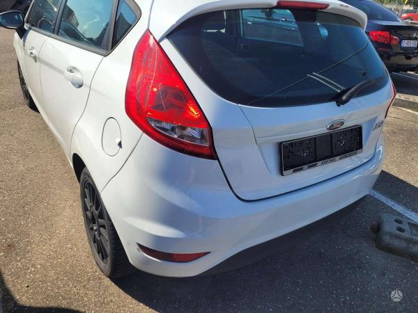 Balts Ford Fiesta 2012 Marijampole, ar dzinēja tilpumu 1.24 L un nobraukumu 248 tūkst. km par 1550 €, foto 8 vietnē AUTOMOTO.COM.LV