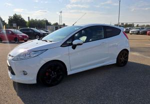 White Ford Fiesta 2012 in Marijampole, with an engine capacity of 1.56 L and mileage of 234 thousand km for 3490 €, photo 3 on AUTOMOTO.COM.LV