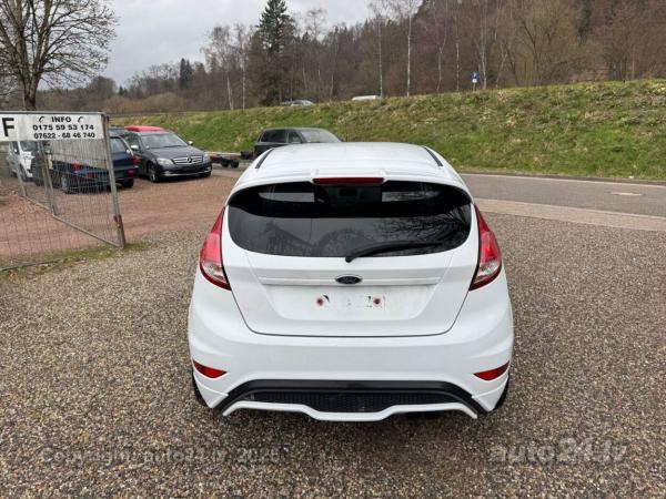 Balts Ford Fiesta 2013 Tartu, ar dzinēja tilpumu 1.60 L un nobraukumu 0 tūkst. km par 6990 €, foto 9 vietnē AUTOMOTO.COM.LV