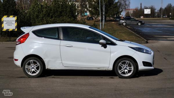 Balts Ford Fiesta 2013 Alīta, ar dzinēja tilpumu 1.60 L un nobraukumu 398 tūkst. km par 1700 €, foto 2 vietnē AUTOMOTO.COM.LV