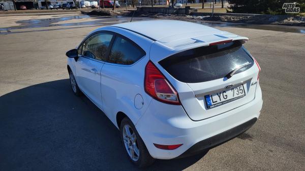 Balts Ford Fiesta 2013 Alīta, ar dzinēja tilpumu 1.60 L un nobraukumu 398 tūkst. km par 1700 €, foto 5 vietnē AUTOMOTO.COM.LV