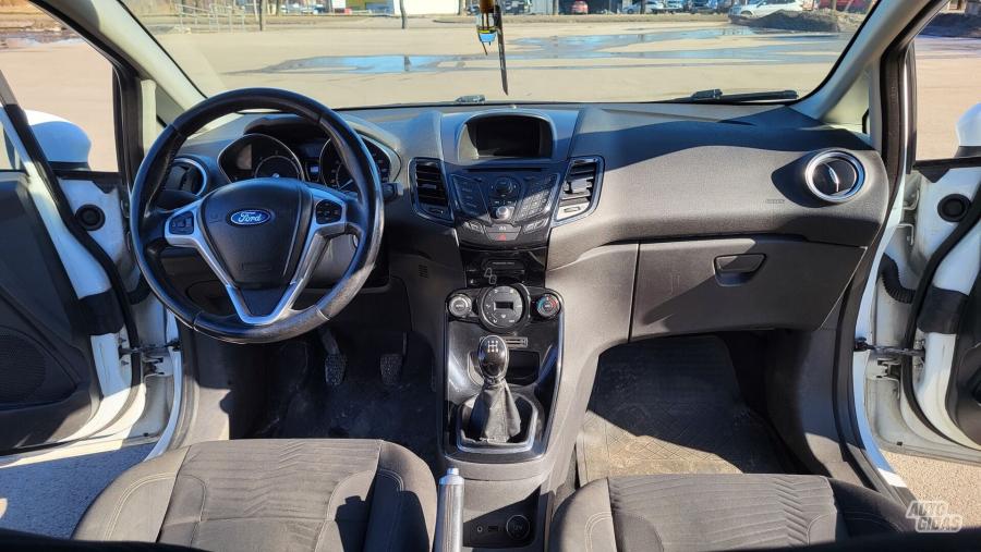 Balts Ford Fiesta 2013 Alīta, ar dzinēja tilpumu 1.60 L un nobraukumu 398 tūkst. km par 1700 €, foto 7 vietnē AUTOMOTO.COM.LV