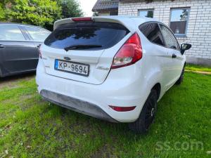 Balts Ford Fiesta 2013 Jēkabpils, ar dzinēja tilpumu 1.50 L un nobraukumu 350 tūkst. km par 1523 €, foto 4 vietnē AUTOMOTO.COM.LV