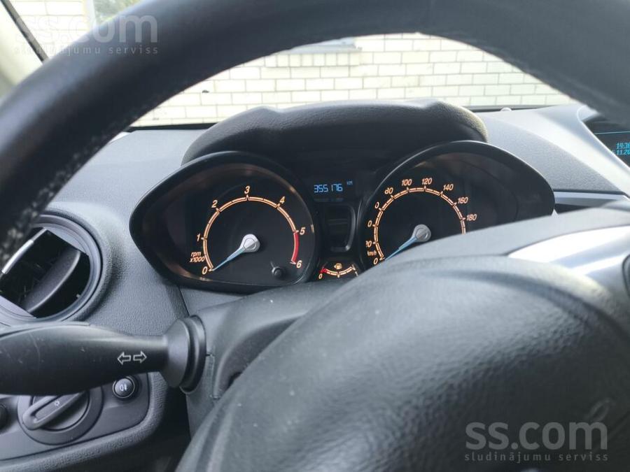 Balts Ford Fiesta 2013 Jēkabpils, ar dzinēja tilpumu 1.50 L un nobraukumu 350 tūkst. km par 1523 €, foto 6 vietnē AUTOMOTO.COM.LV