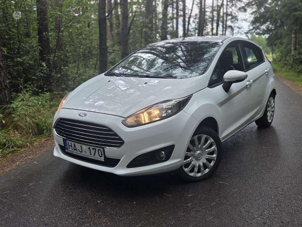 Ford Fiesta 2013 Viļņa vietnē Balts Ford Fiesta 2013 Viļņa, ar dzinēja tilpumu 1.24 L un nobraukumu 212 tūkst. km par 2499 €, foto 1 vietnē AUTOMOTO.COM.LV