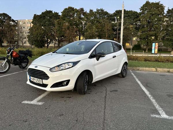 Ford Fiesta 2013 Viļņa vietnē Balts Ford Fiesta 2013 Viļņa, ar dzinēja tilpumu 1.50 L un nobraukumu 105 tūkst. km par 3200 €, foto 3 vietnē AUTOMOTO.COM.LV