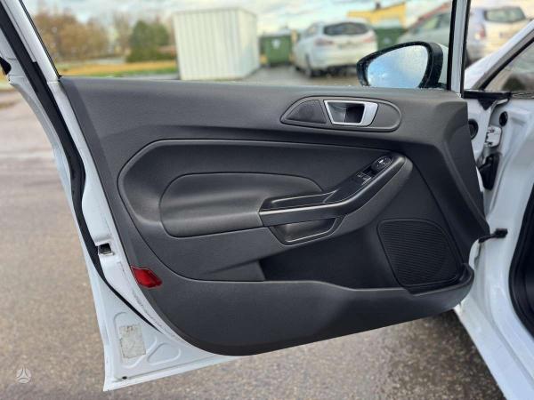 Balts Ford Fiesta 2014 Kretinga, ar dzinēja tilpumu 1.24 L un nobraukumu 308 tūkst. km par 3295 €, foto 11 vietnē AUTOMOTO.COM.LV