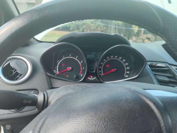 Balts Ford Fiesta 2014 Utena, ar dzinēja tilpumu 1.60 L un nobraukumu 308 tūkst. km par 999 €, foto 2 vietnē AUTOMOTO.COM.LV