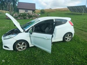 Balts Ford Fiesta 2014 Utena, ar dzinēja tilpumu 1.60 L un nobraukumu 308 tūkst. km par 999 €, foto 5 vietnē AUTOMOTO.COM.LV