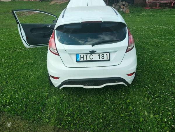 Balts Ford Fiesta 2014 Utena, ar dzinēja tilpumu 1.60 L un nobraukumu 308 tūkst. km par 999 €, foto 5 vietnē AUTOMOTO.COM.LV
