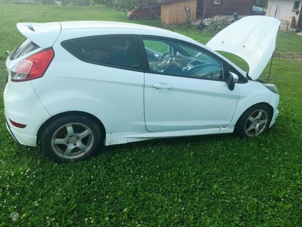 Balts Ford Fiesta 2014 Utena, ar dzinēja tilpumu 1.60 L un nobraukumu 308 tūkst. km par 999 €, foto 6 vietnē AUTOMOTO.COM.LV