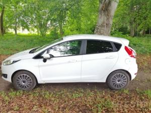 Balts Ford Fiesta 2014 Rīga, ar dzinēja tilpumu 1.50 L un nobraukumu 177 tūkst. km par 3980 €, foto  vietnē AUTOMOTO.COM.LV