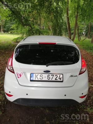 Balts Ford Fiesta 2014 Rīga, ar dzinēja tilpumu 1.50 L un nobraukumu 177 tūkst. km par 3980 €, foto 3 vietnē AUTOMOTO.COM.LV