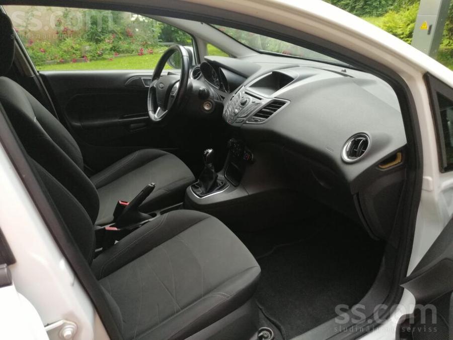 Balts Ford Fiesta 2014 Rīga, ar dzinēja tilpumu 1.50 L un nobraukumu 177 tūkst. km par 3980 €, foto 4 vietnē AUTOMOTO.COM.LV