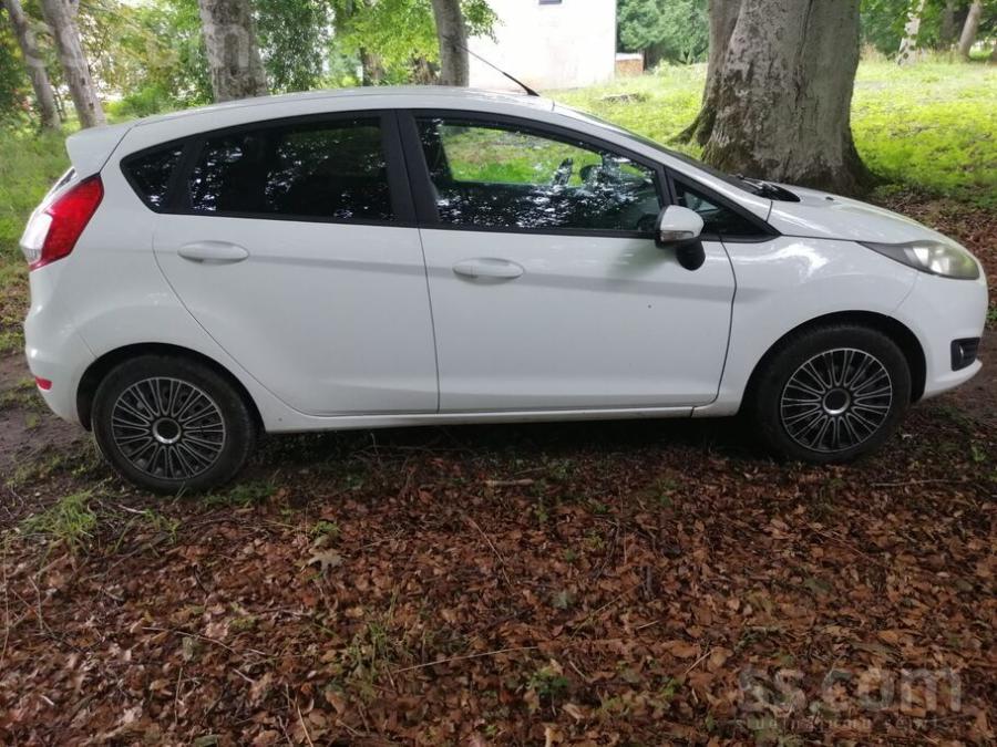 Balts Ford Fiesta 2014 Rīga, ar dzinēja tilpumu 1.50 L un nobraukumu 177 tūkst. km par 3980 €, foto 7 vietnē AUTOMOTO.COM.LV