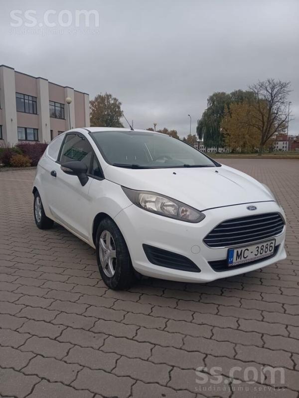 Ford Fiesta 2014 Jelgava vietnē Balts Ford Fiesta 2014 Jelgava, ar dzinēja tilpumu 1.50 L un nobraukumu 261 tūkst. km par 2100 €, foto 1 vietnē AUTOMOTO.COM.LV