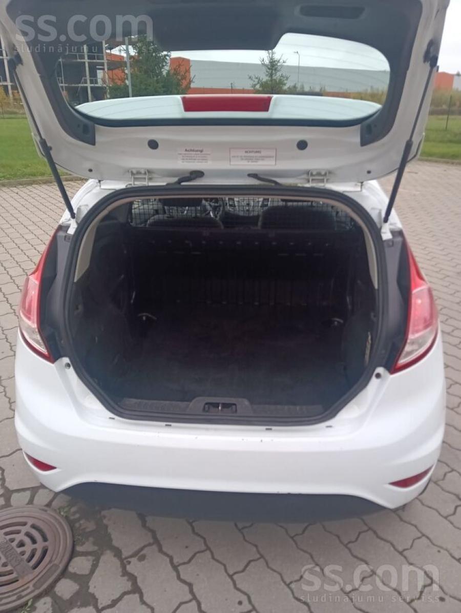 Balts Ford Fiesta 2014 Jelgava, ar dzinēja tilpumu 1.50 L un nobraukumu 261 tūkst. km par 2100 €, foto 5 vietnē AUTOMOTO.COM.LV