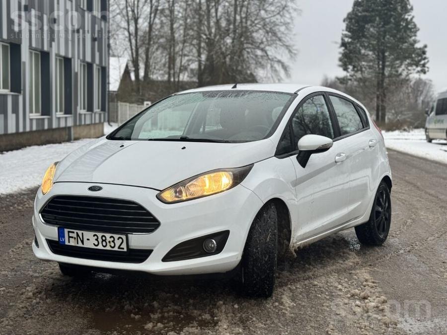 Balts Ford Fiesta 2015 Rīga, ar dzinēja tilpumu 1.50 L un nobraukumu 155 tūkst. km par 4499 €, foto 2 vietnē AUTOMOTO.COM.LV
