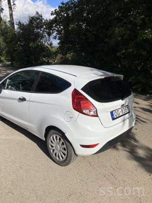 White Ford Fiesta 2015 in Ludza, with an engine capacity of 1.50 L and mileage of 220 thousand km for 3950 €, photo 3 on AUTOMOTO.COM.LV