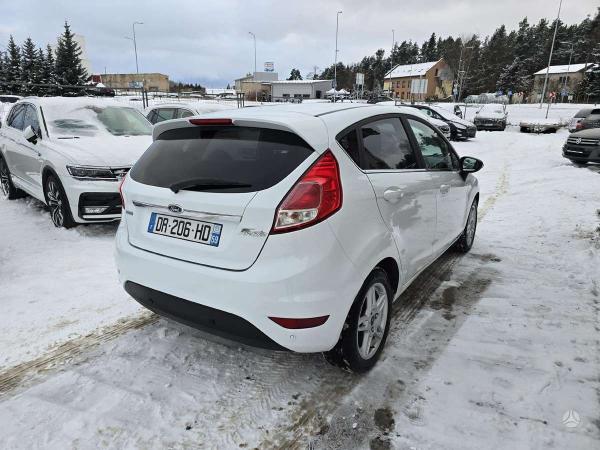 White Ford Fiesta 2015 in Utena, with an engine capacity of 1.00 L and mileage of 123 thousand km for 4100 €, photo 7 on AUTOMOTO.COM.LV