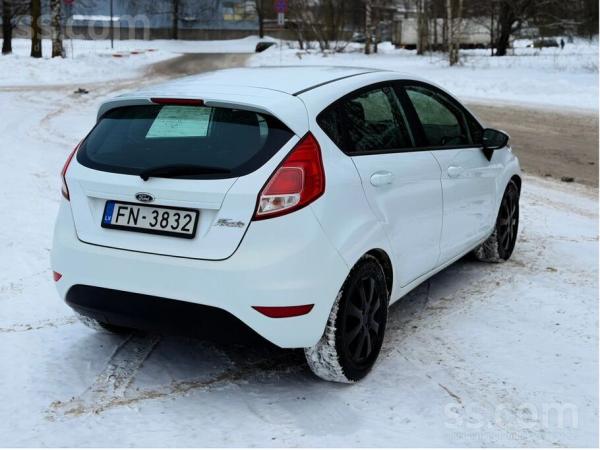 White Ford Fiesta 2015 in Riga, with an engine capacity of 1.50 L and mileage of 157 thousand km for 4500 €, photo 3 on AUTOMOTO.COM.LV