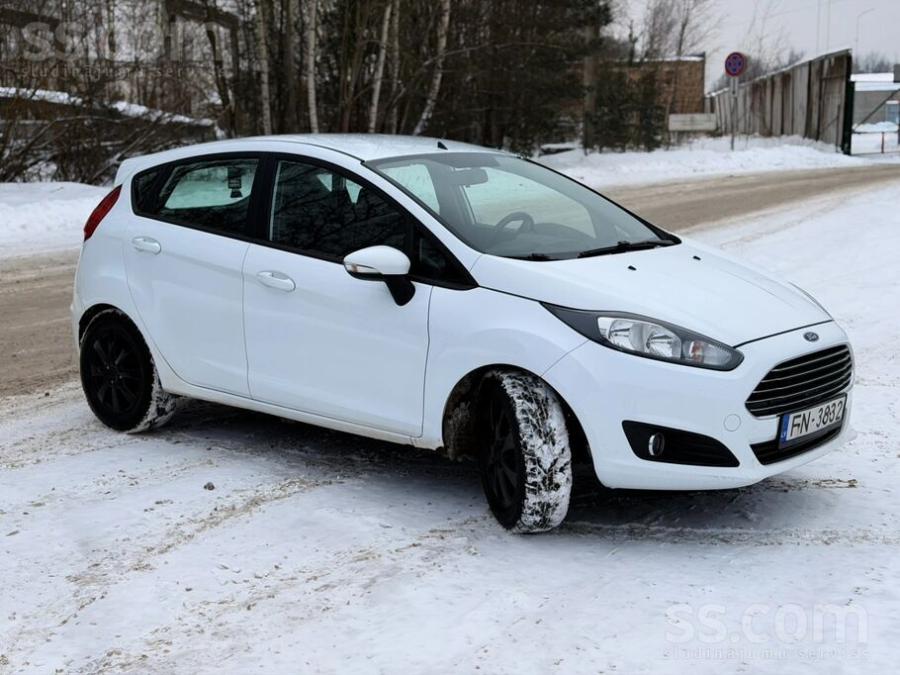 Balts Ford Fiesta 2015 Rīga, ar dzinēja tilpumu 1.50 L un nobraukumu 157 tūkst. km par 4500 €, foto 4 vietnē AUTOMOTO.COM.LV