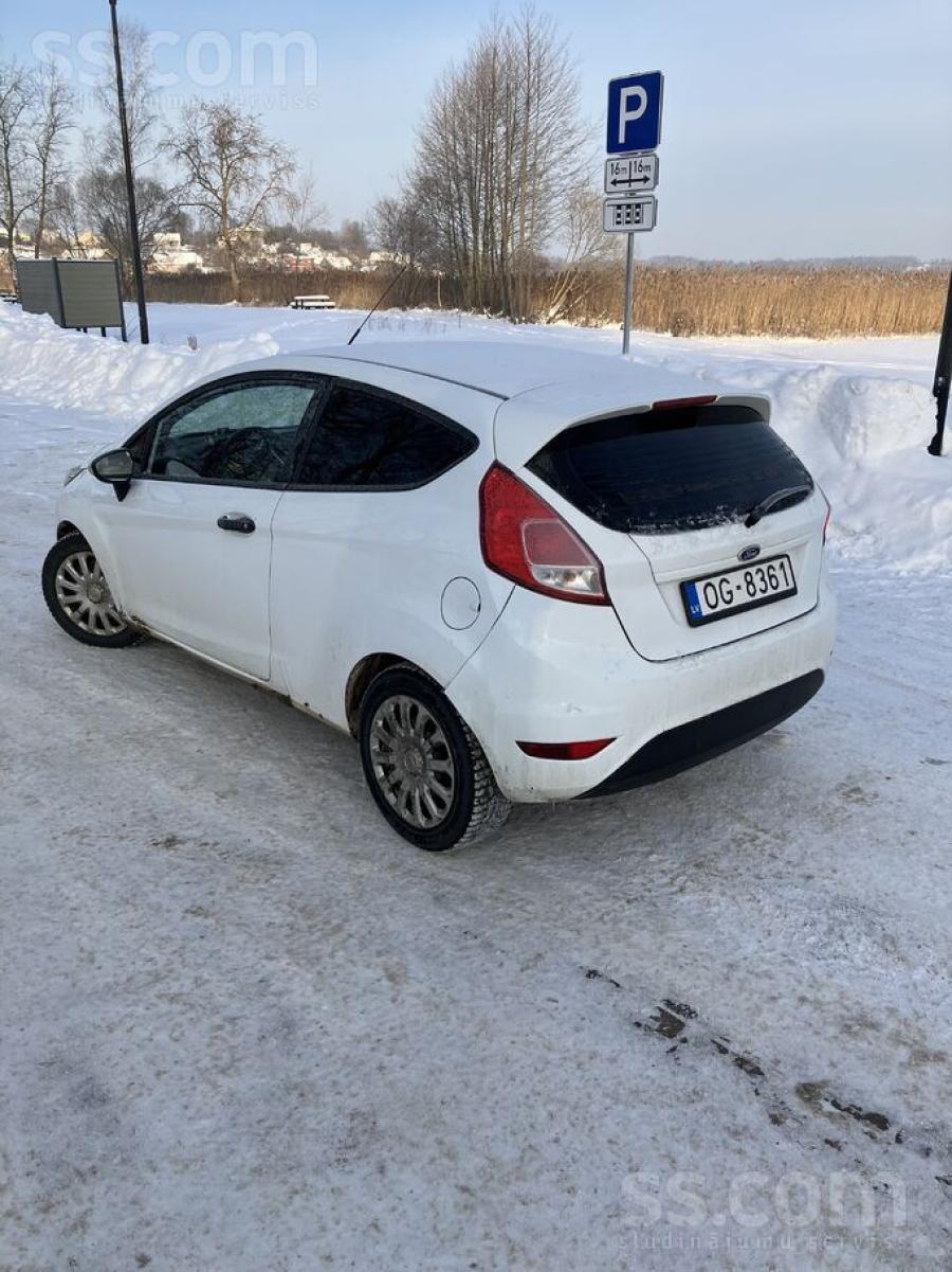 Balts Ford Fiesta 2015 Ludza, ar dzinēja tilpumu 1.50 L un nobraukumu 220 tūkst. km par 3150 €, foto 5 vietnē AUTOMOTO.COM.LV