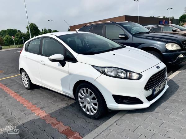 Balts Ford Fiesta 2015 Kauņa, ar dzinēja tilpumu 1.20 L un nobraukumu 256 tūkst. km par 2999 €, foto 1 vietnē AUTOMOTO.COM.LV