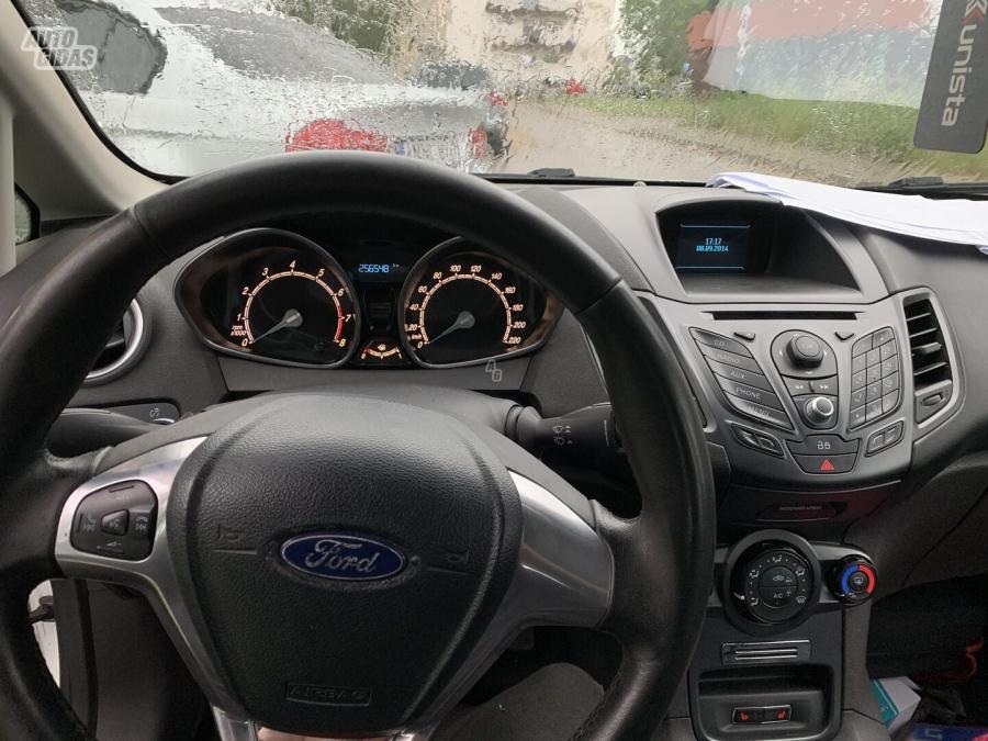 White Ford Fiesta 2015 in Kaunas, with an engine capacity of 1.20 L and mileage of 256 thousand km for 2999 €, photo 21 on AUTOMOTO.COM.LV